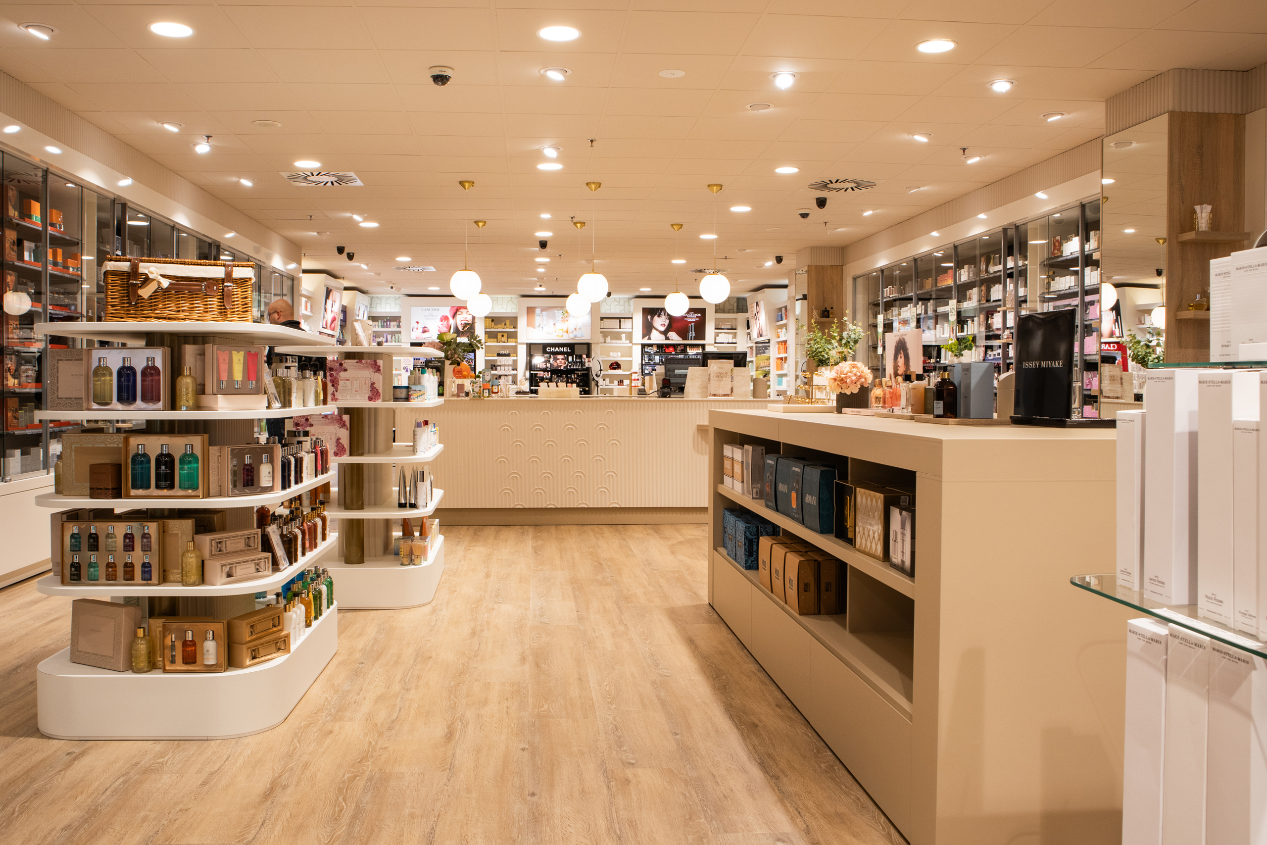 Mooi Parfumerie Sterrenburg in Dordrecht - Vivafloors